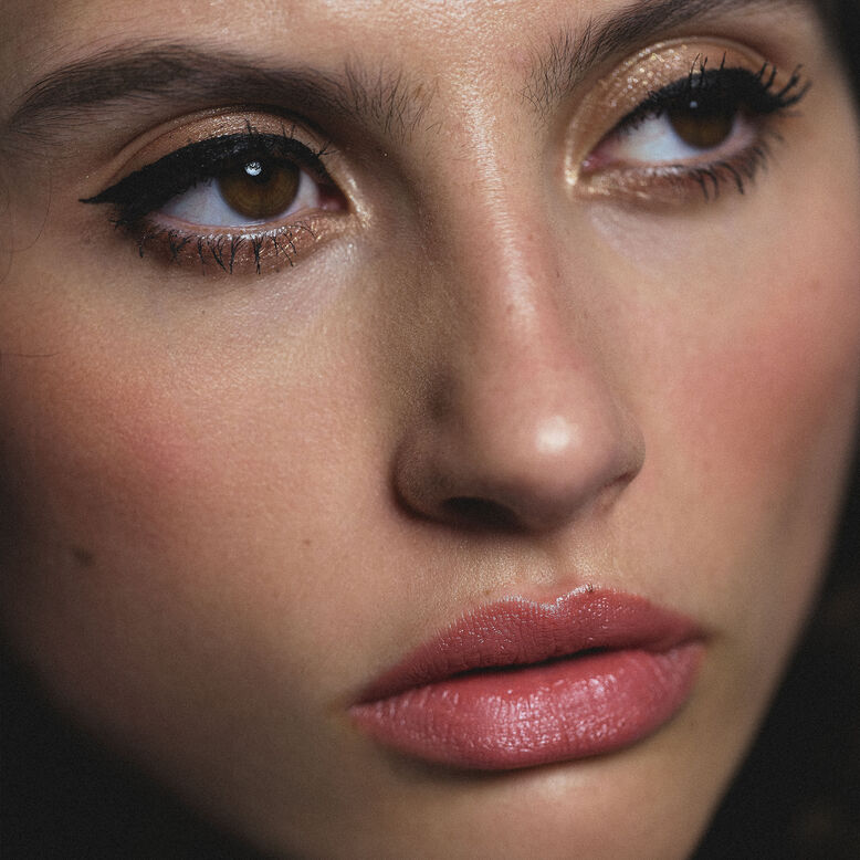 Soft Romance Look - Sisley Paris