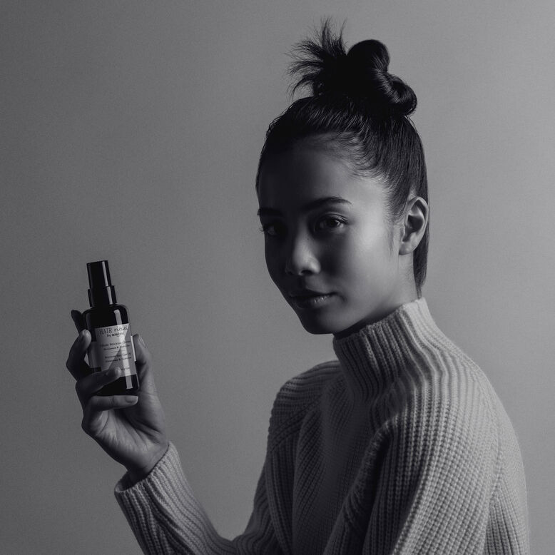 The twisted chignon - Sisley Paris