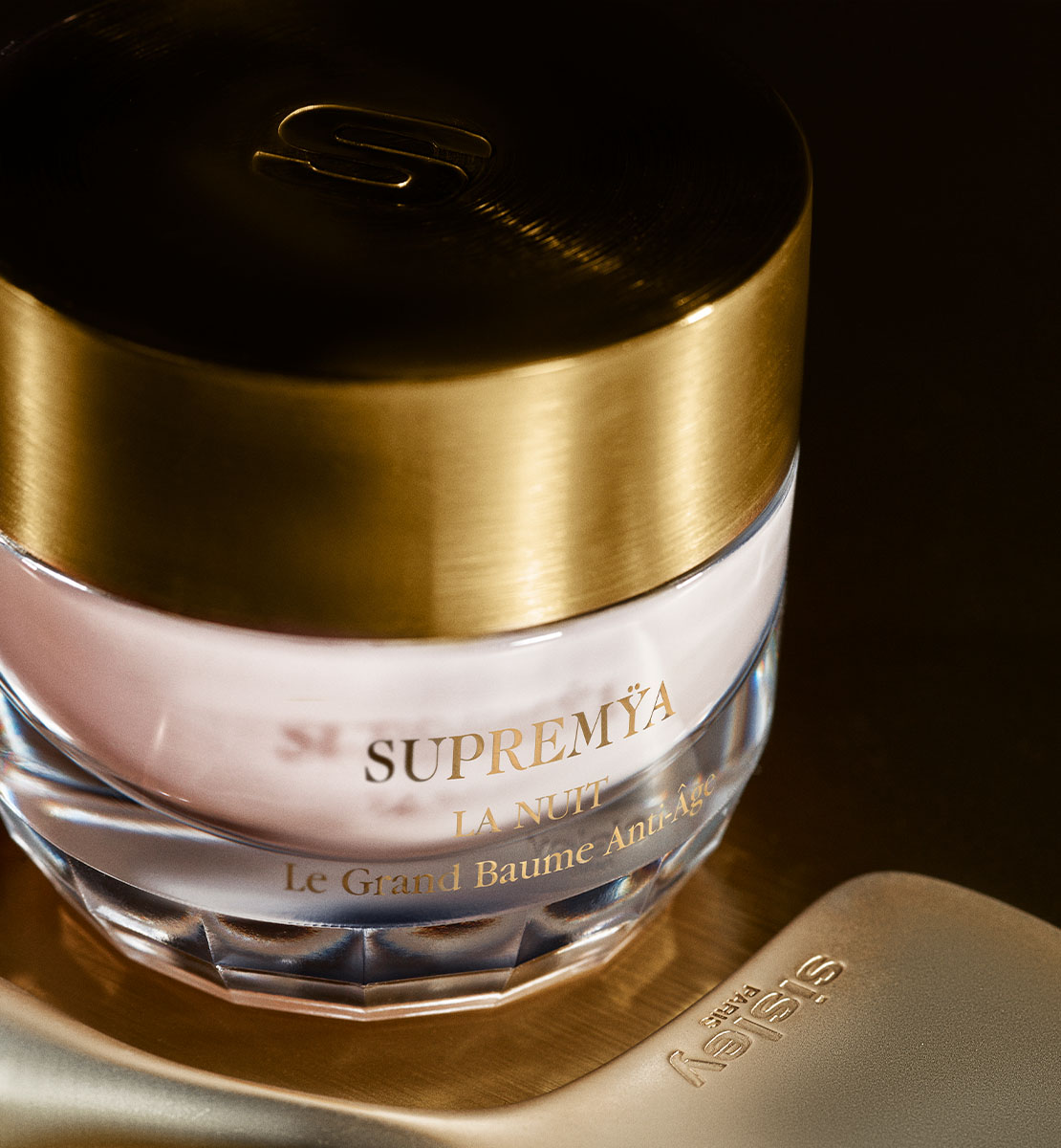 SUPREMŸA AT NIGHT: 極致夜間奇蹟系列