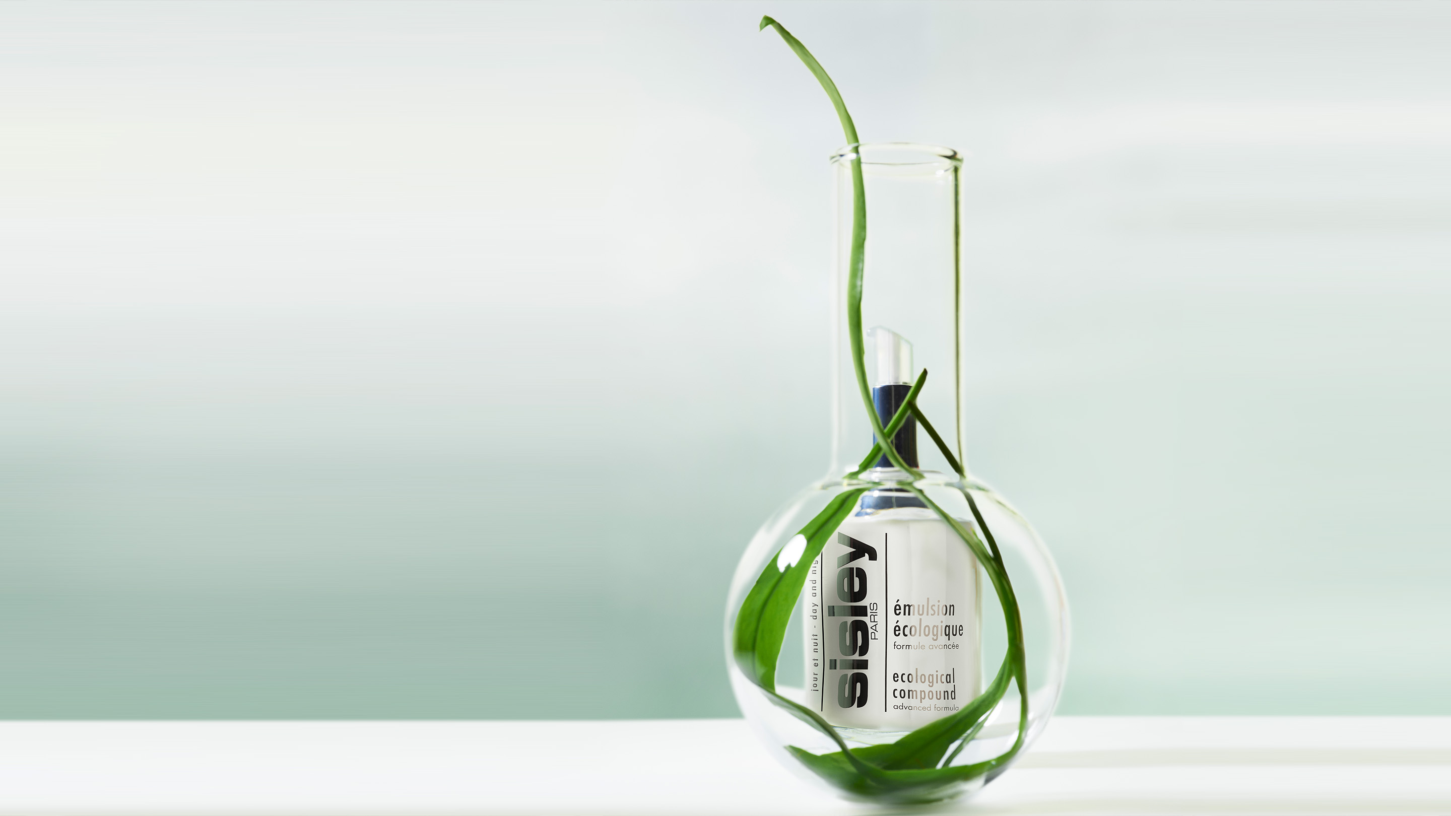 Sisley Paris - Skincare, Makeup, Fragrance and Hair Rituel by Sisley